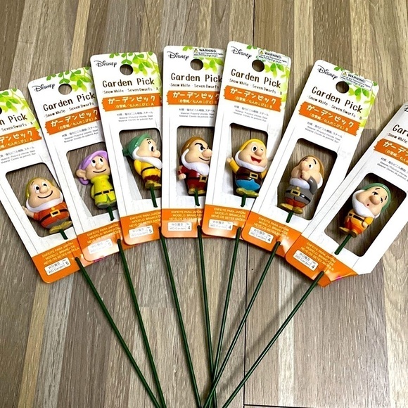 Disney | Accents | Disney Snow White And The Seven Dwarfs Flower ...